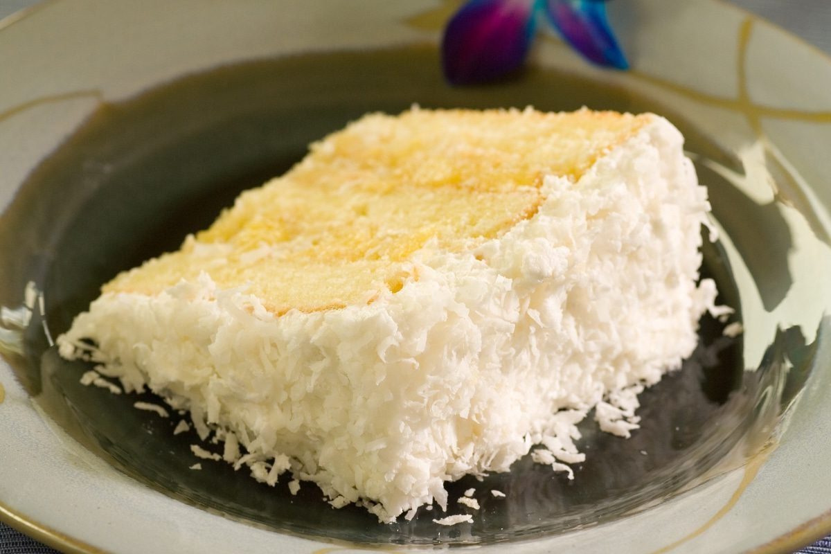 Bolo De Coco Cremoso Para Deixar Sua Tarde Mais Saborosa | Bau Das DICAS